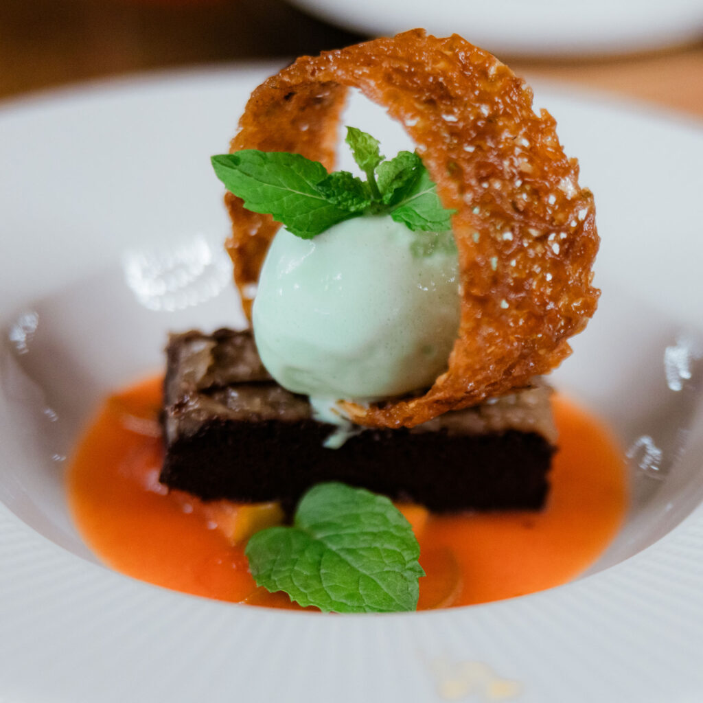 Best Mountain View Restaurants in Ellijay & Brunch Near Me